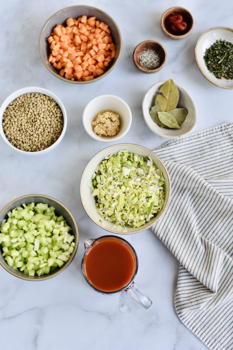 Best Greek Lentil Soup Recipe - Fakes - Mediterranean Savor